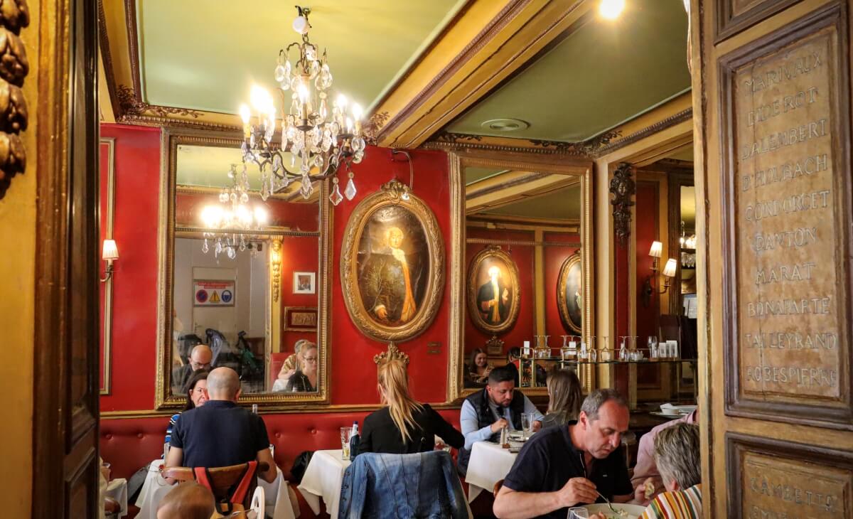 Le Procope: un trozo de historia en el café más antiguo de París ...